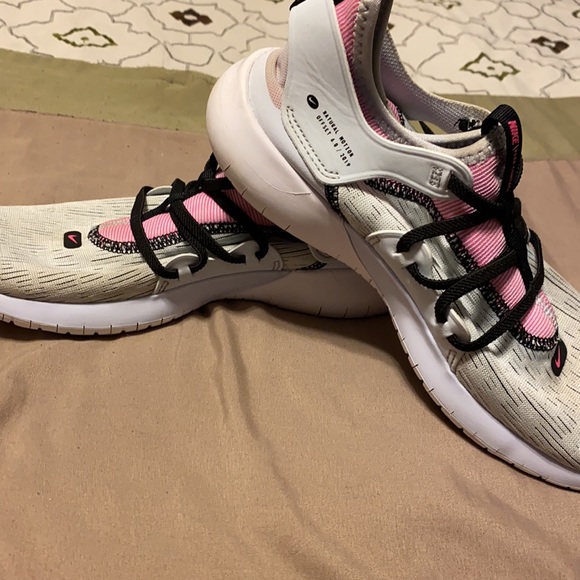 Nike | Shoes | Nike Natural Motion Offset 6 209 | Poshmark